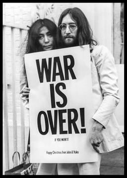 John Lennon Yoko Ono War Is Over Poster | Ikoniska fotografier ...