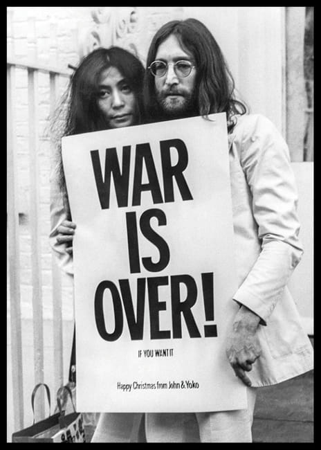 John Lennon Yoko Ono War Is Over Poster | Ikoniska fotografier ...