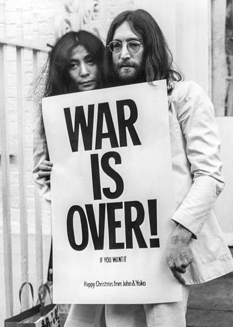 John Lennon Yoko Ono War Is Over Poster | Ikoniska fotografier ...