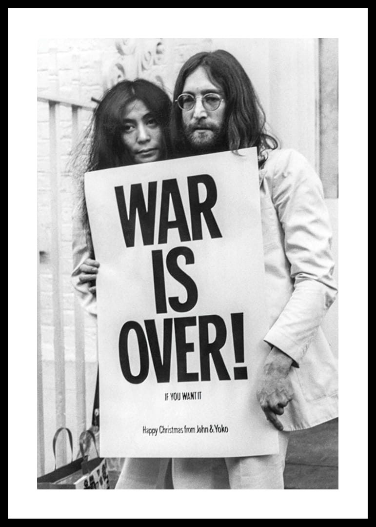 John Lennon Yoko Ono War Is Over Poster | Ikoniska fotografier ...